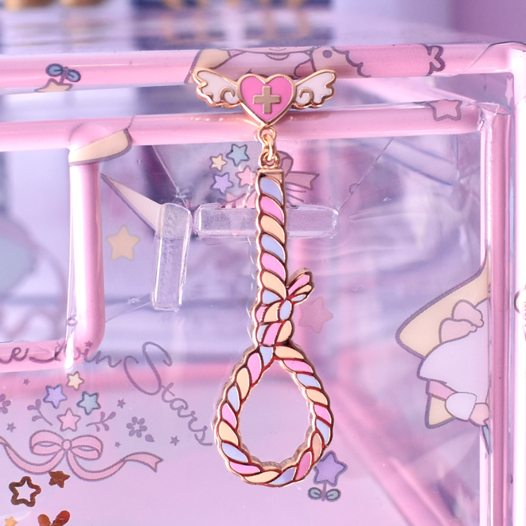 Gold Marshmallow Rope Noose Enamel Pin – Jelly Ultra